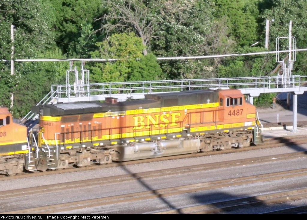 BNSF 4487